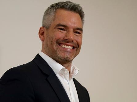 „Innenminister muss zu Vorwürfen rund um seine Master-Arbeit Stellung ...